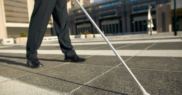 Poniéndose en los pies del otro: las personas invidentes y la nueva ...