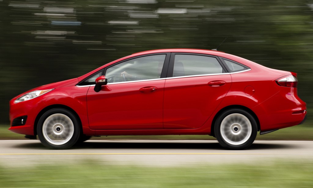 Lanzamiento: Ford Fiesta Kinetic SE Plus Sedán M/T : Autoblog Uruguay ...