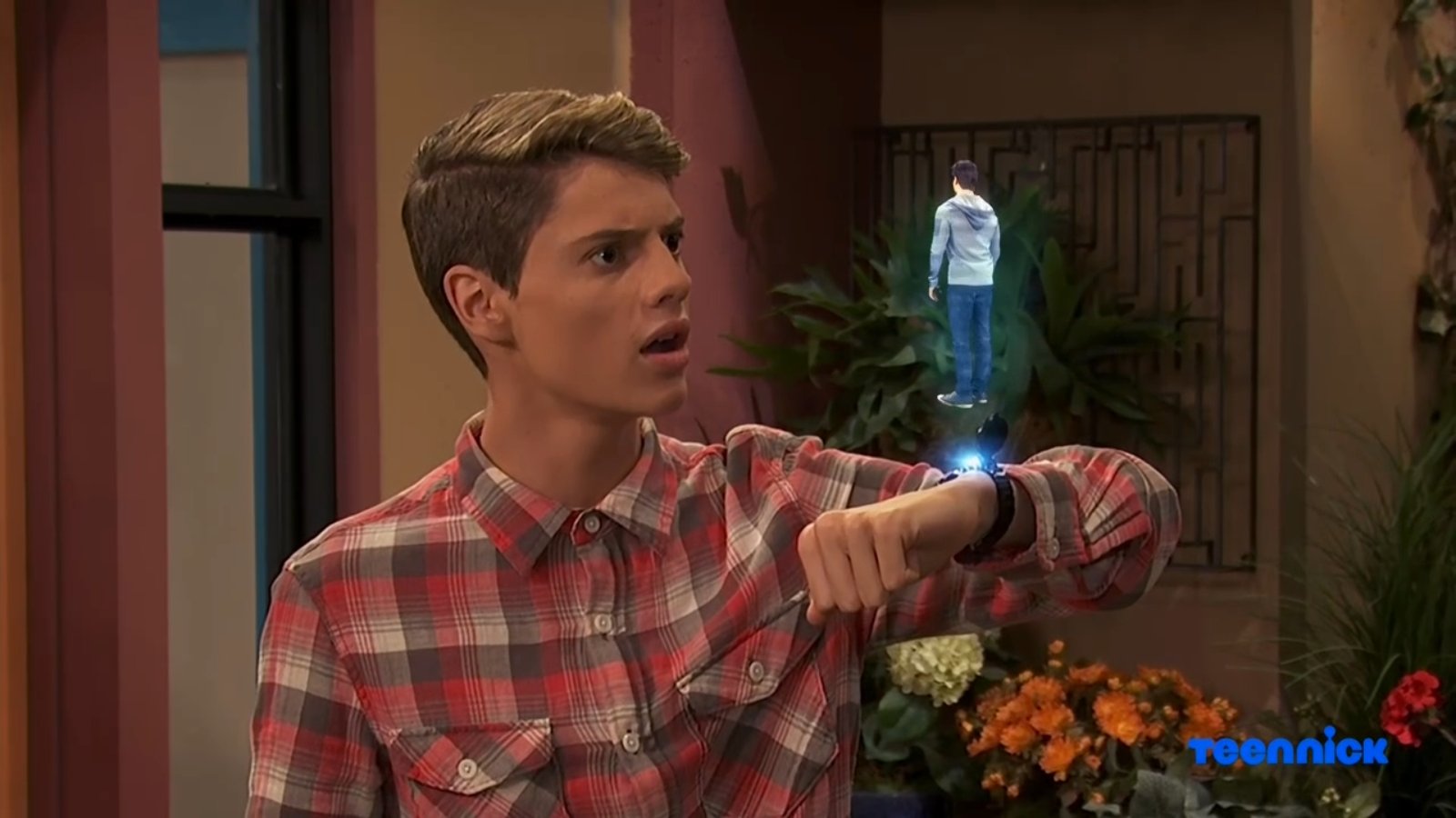 NickALive!: Nickelodeon Turns BUGs Blue to Promote Launch of Paramount Plus