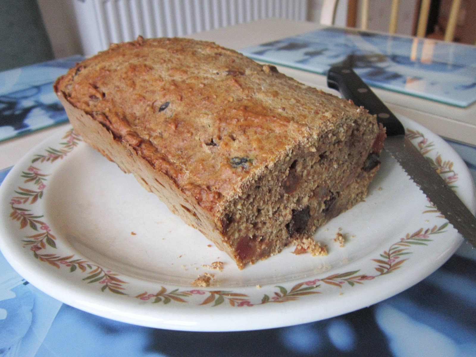 The Craft-Arty Kid (Old blog): Bran Cake