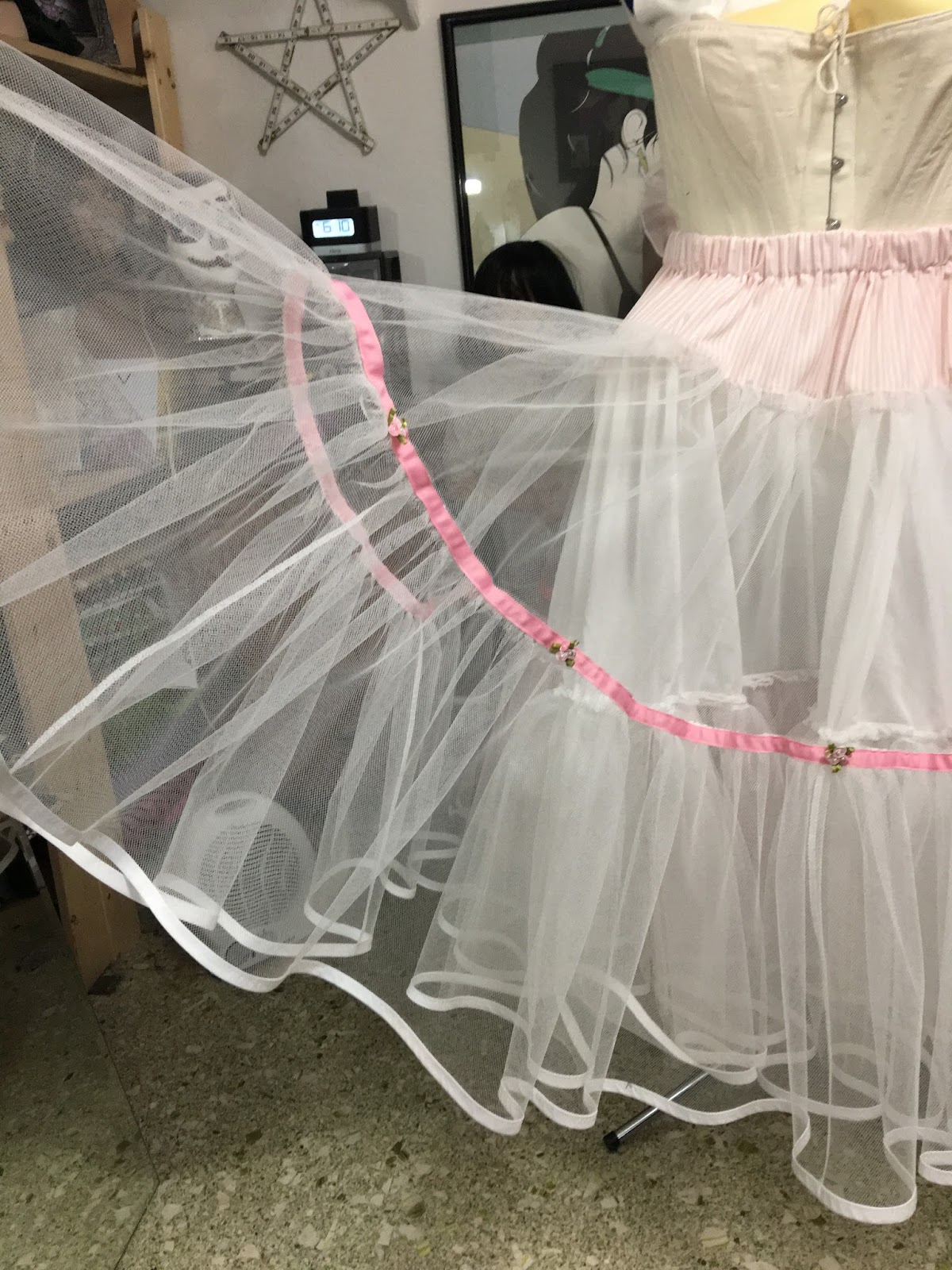 Sew Modern Sew Historical: Simplicity 3737 Crinoline for my 1950s dress