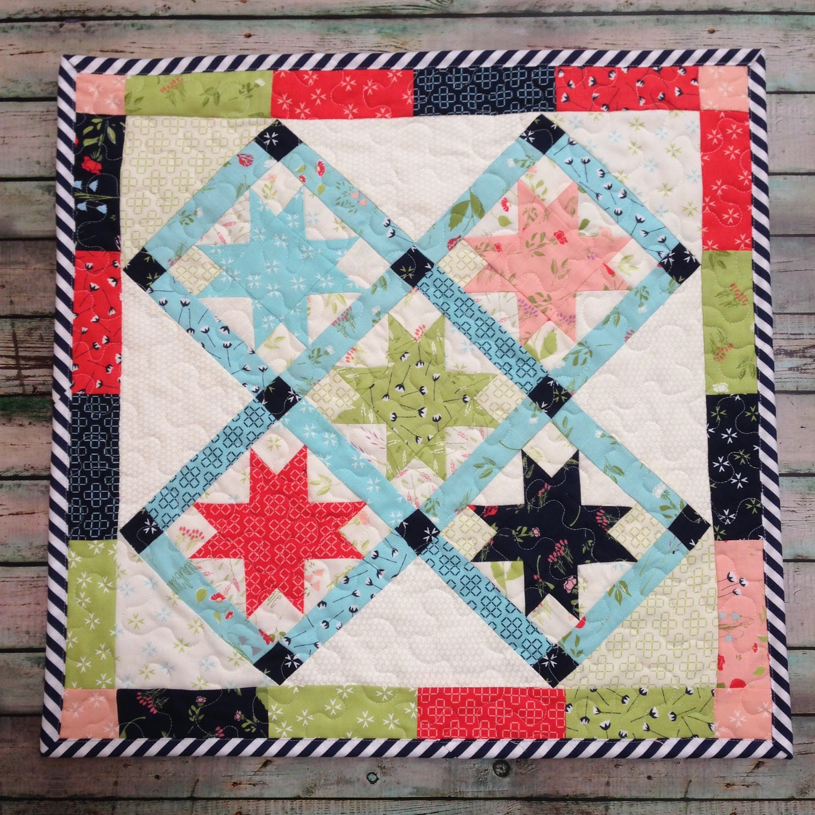 A Bit of Scrap Stuff - Sewing, Quilting, and Fabric Fun: Hometown Mini ...