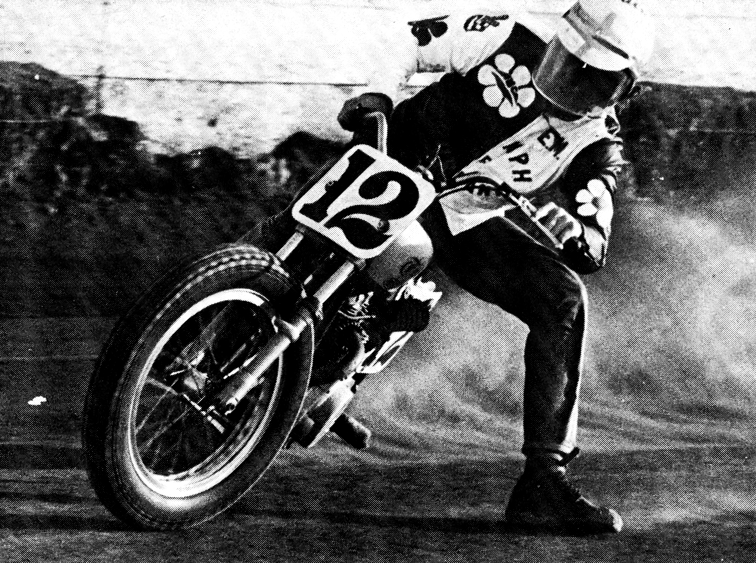 POPPA WHEELIE: Mulder 1970 Triumph Mounted ofcourse.