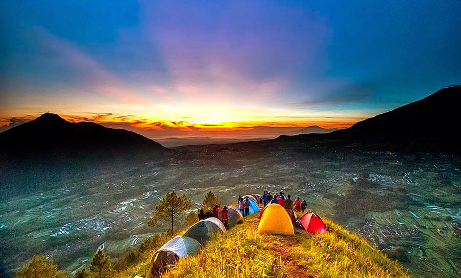 Mendaki Gunung Andong Magelang Jawa Tengah