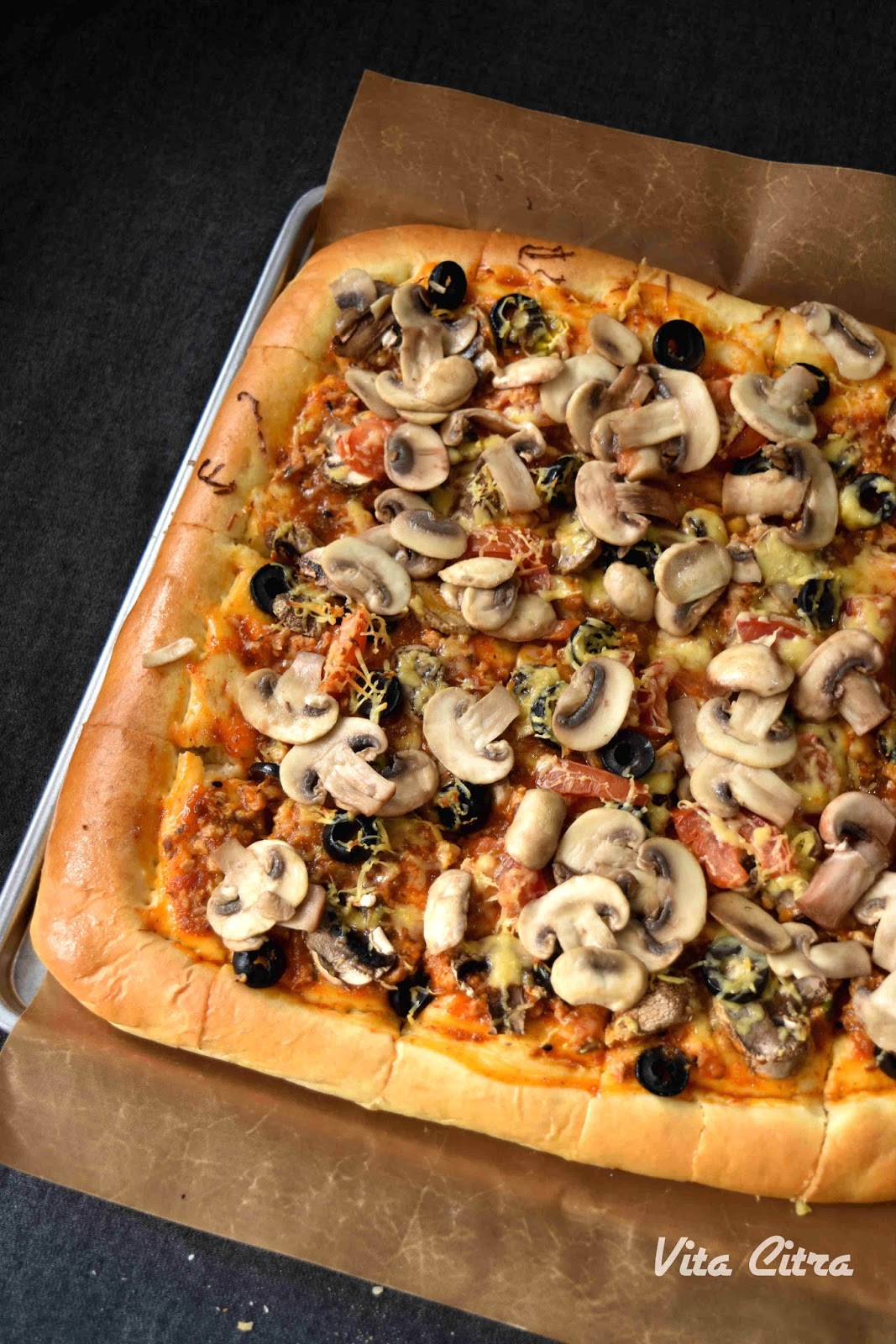 Vita Citra : Pizza dengan Saus Pizza Homemade