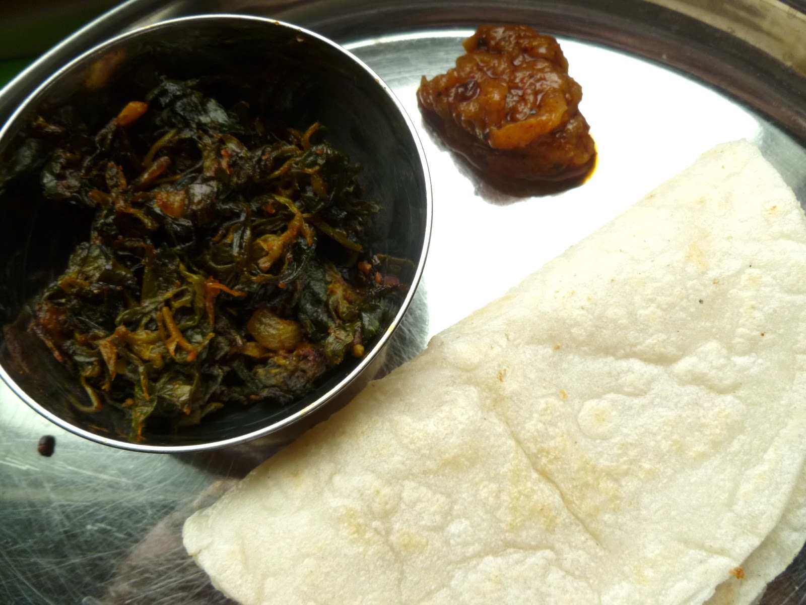 Nisha's Kitchen: Rice Pathri / Rice Bhakri