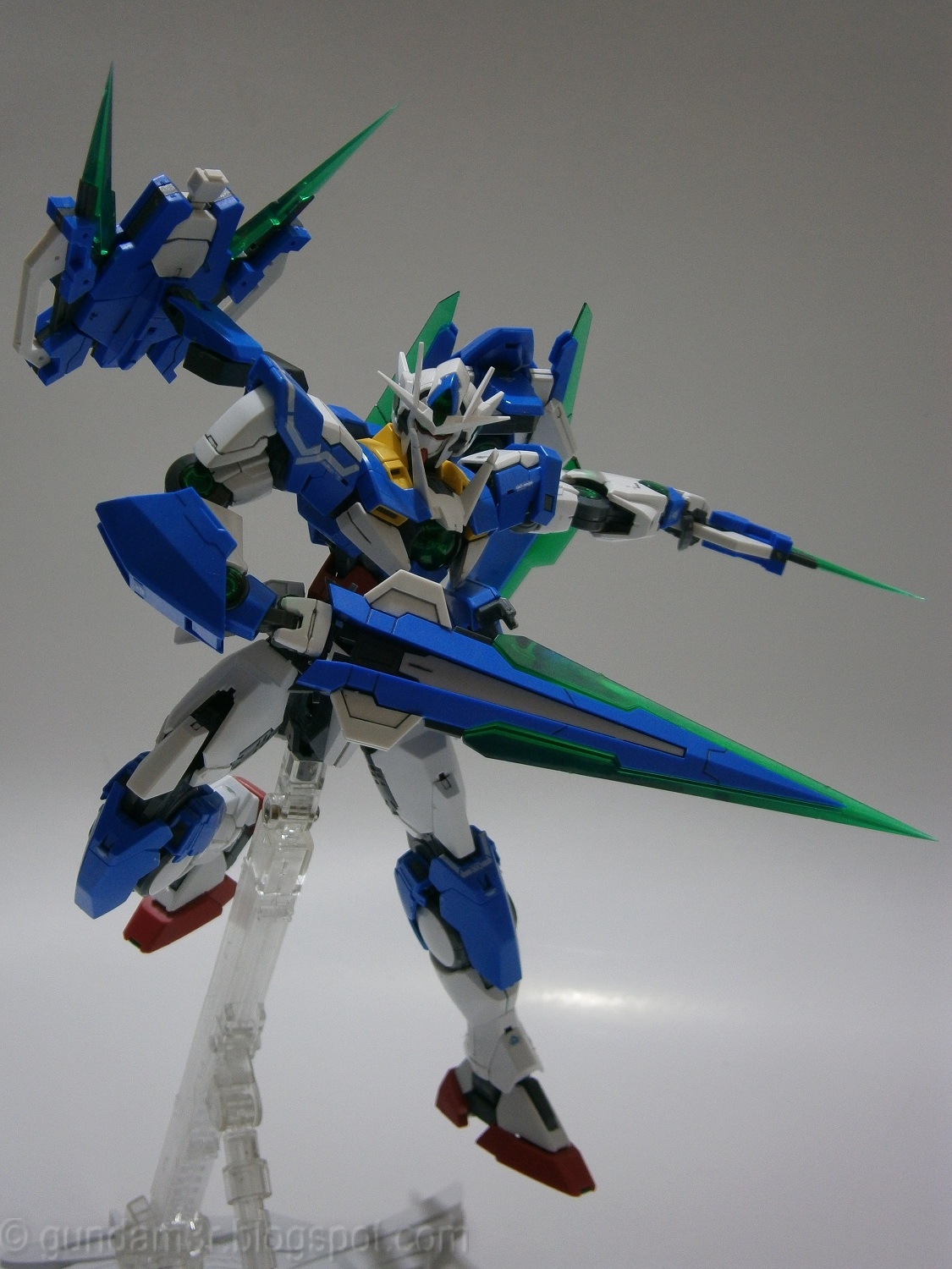 Add On: GN Sword IV Full Saber for Gundam 00 Quanta MG Review Part 3
