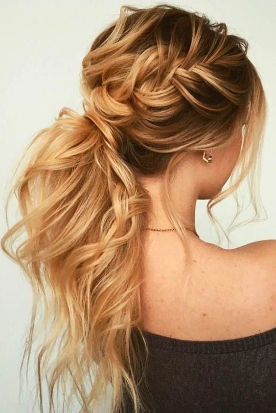 30 Eye-Catching Curly Ponytail Hairstyles You Should Try - AzzFeed