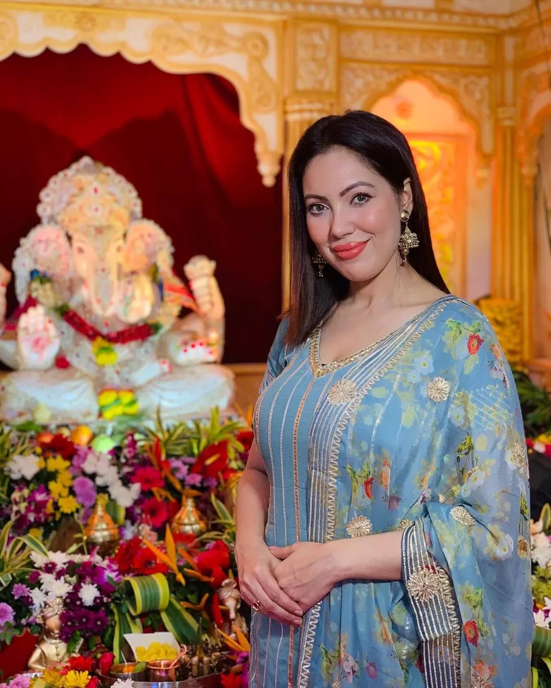 how munmun dutta looks expressive without makeup