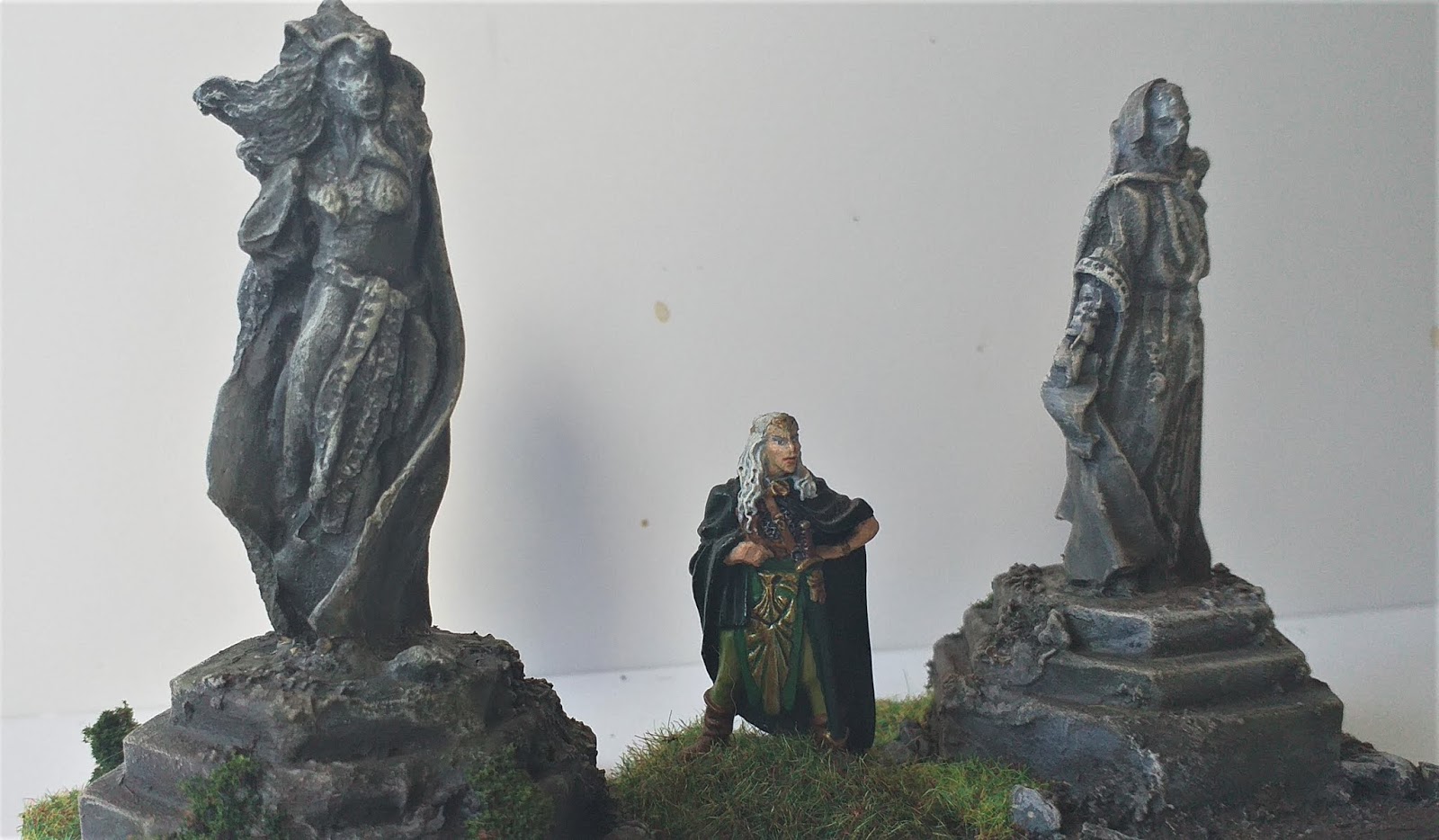 BMC Miniatures: Golgotha's Fantasy - Elven Statues