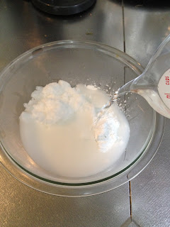 Living in Japan: Warabi mochi (bracken-starch pastry)