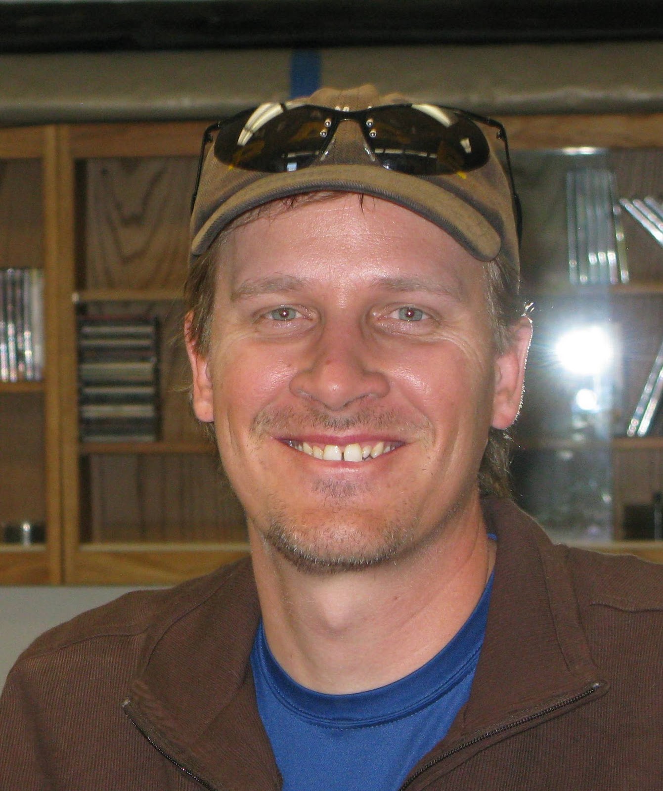 Roswell FM: Crew and Casting