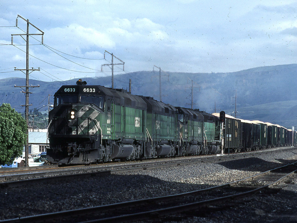 Big Bend Railroad History: BN F45s At Wenatchee