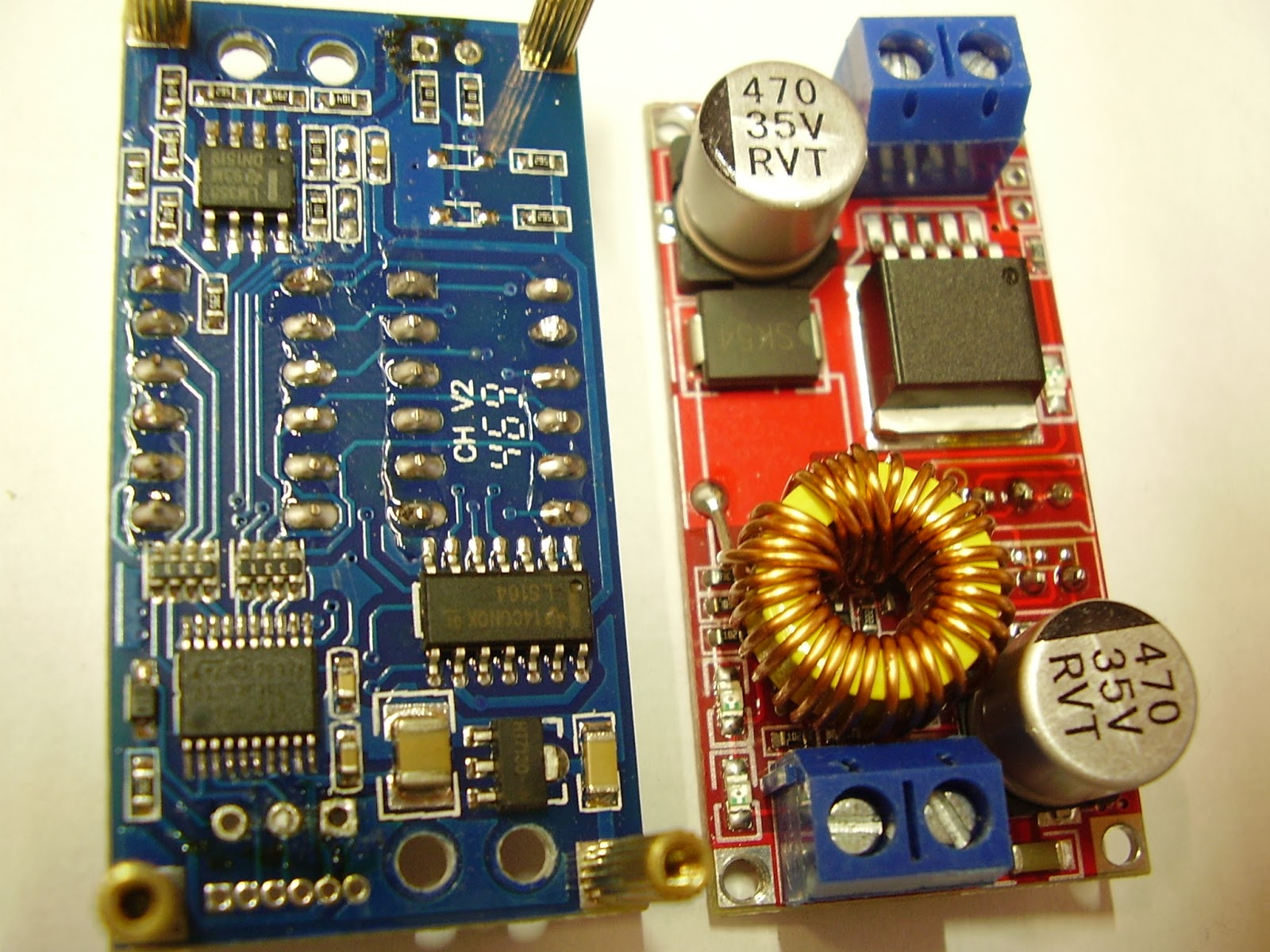 Karosium: [Random Teardowns] XL4005 5A step-down module with display