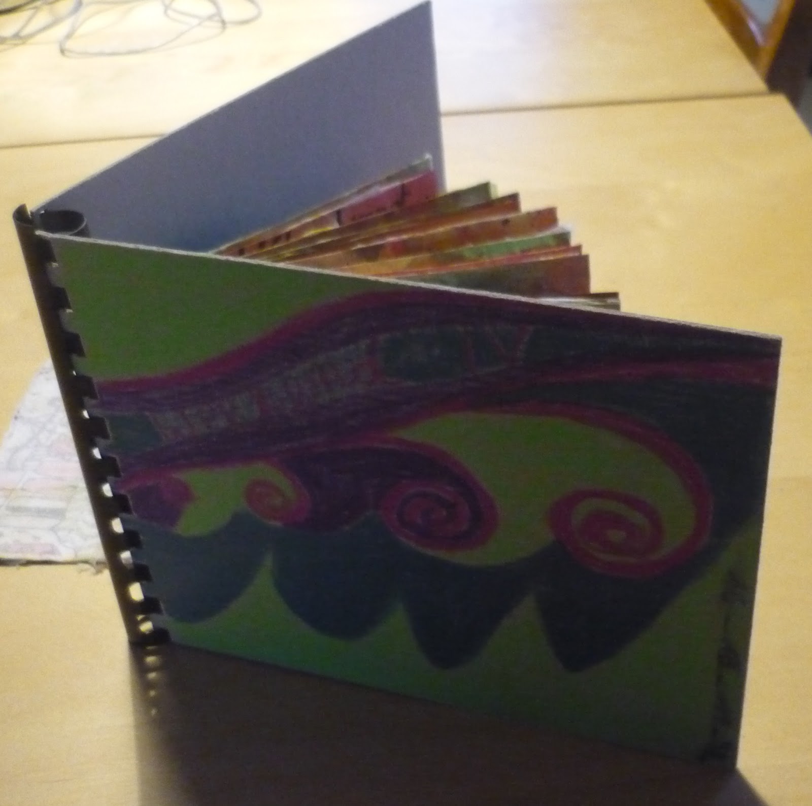 Aglaia - Atelier : inbinden van het kleine dagboekje - art journal