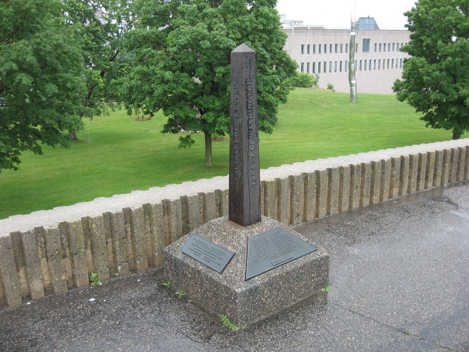 Memorials in Ottawa: 45th Parallel Monument