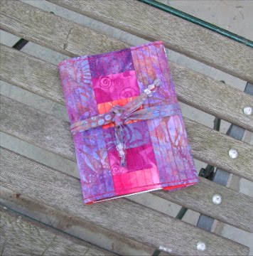 Rosa-Munda: April 2011