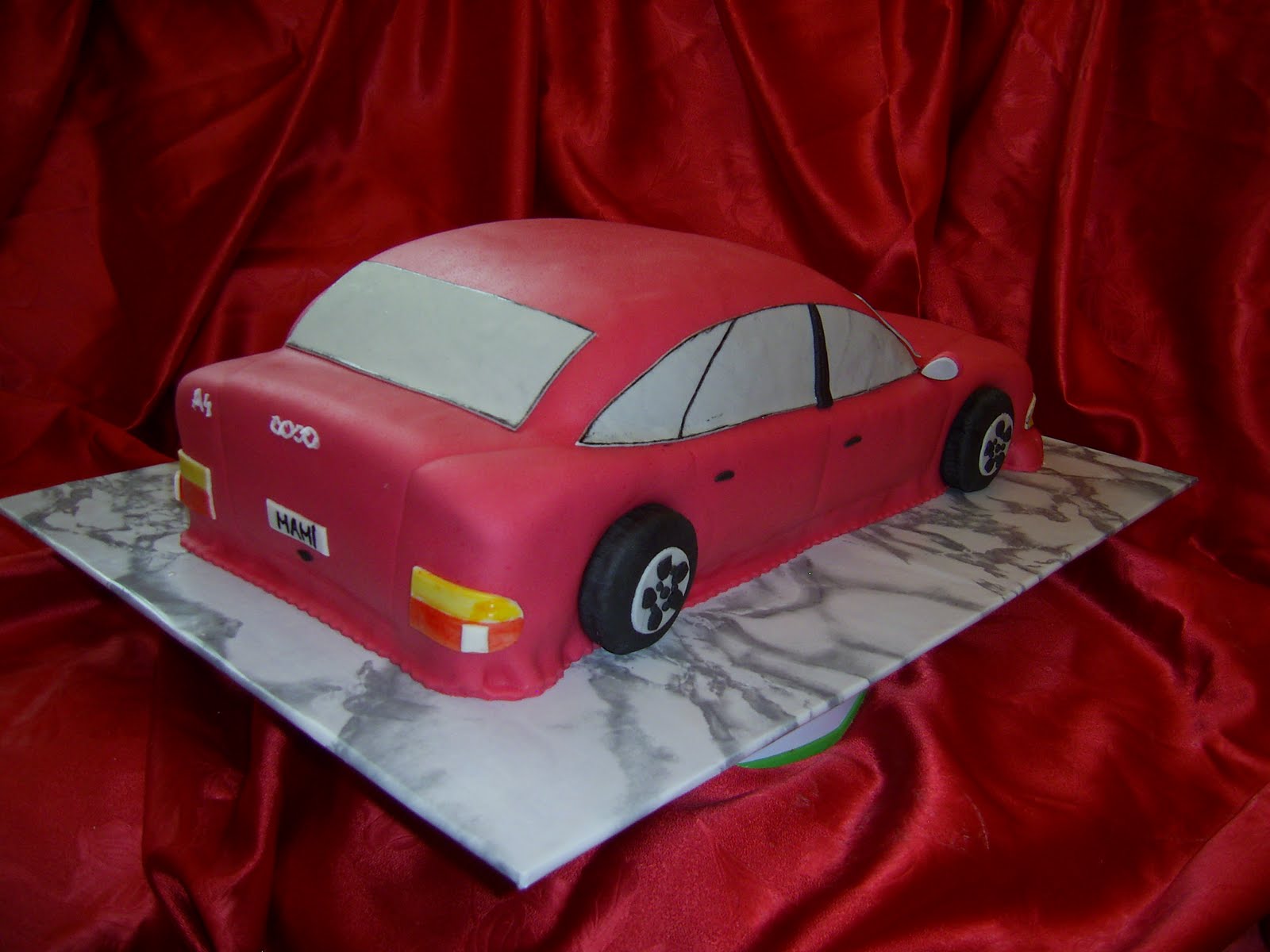 Mama-Mio Cakes: Tort masina Audi