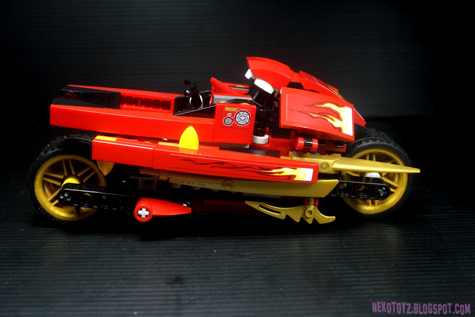 Neko Toyz: Lego 9441 Ninjago Kai's Blade Cycle Review