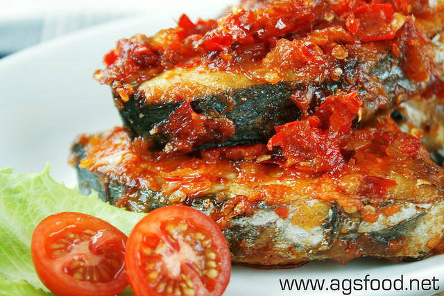 Delicious Recipes: Balado Ikan Tongkol (Balado Fried Tuna)