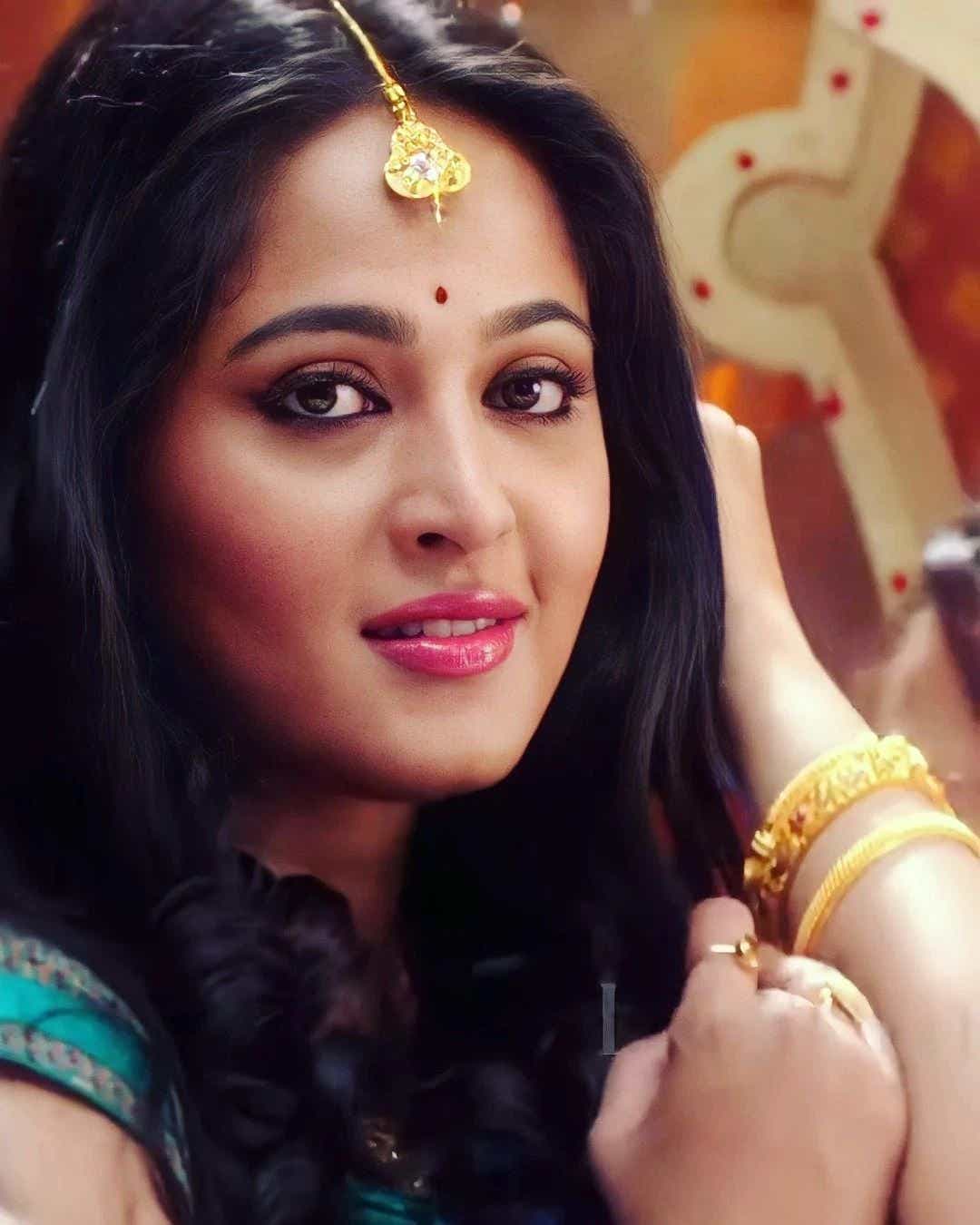 Anushka Shetty Face Close Up Photos Collection - shoutoutly
