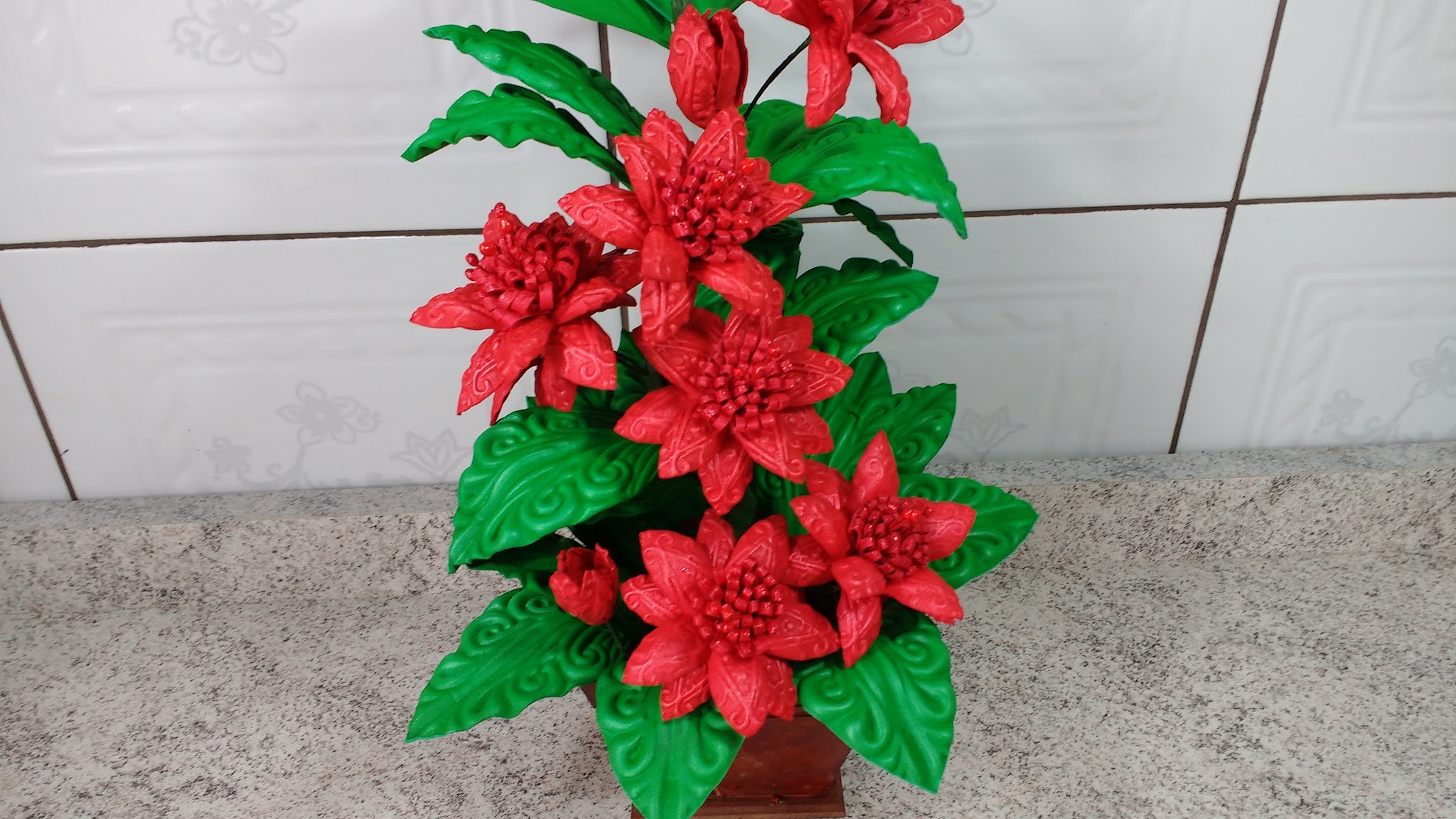 Arte Safira: Anis tutorial dessa linda flor de e.v.a ( flor Natalina )