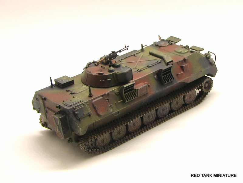 Gulumik Military Models: 1V15 1/72 RED TANK MINIATURE
