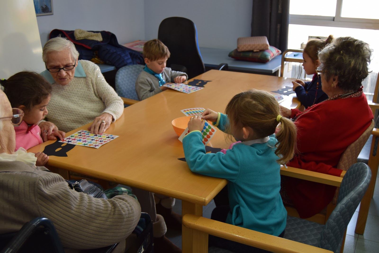 RE-CREANDO MI AULA : PROYECTO OFICIOS: VISITAMOS LA RESIDENCIA DE ANCIANOS