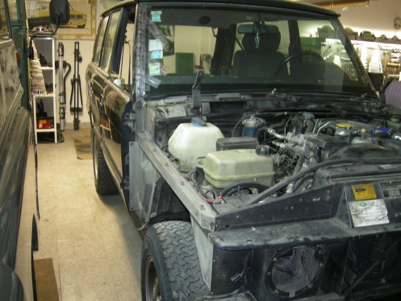 Clubman's blog: removing bonnet and side front panel