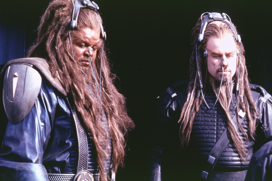 Film Guru Lad - Film Reviews: Battlefield Earth Review