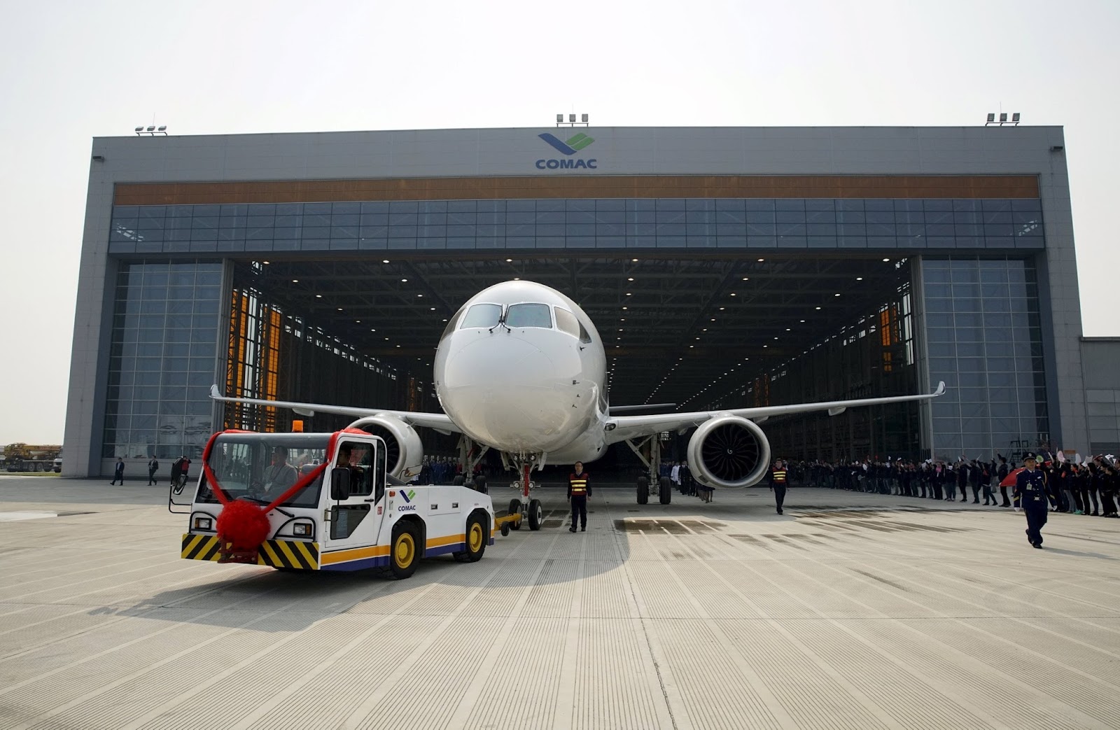 Comac C919 Chinese Passengers Aircraft First Appearance - Aircraft ...