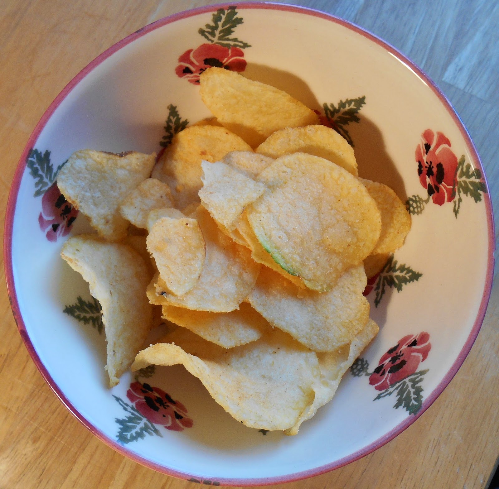 Cheeseburger Crisps & Other Stories: Lorenz Crunchips Green Onion