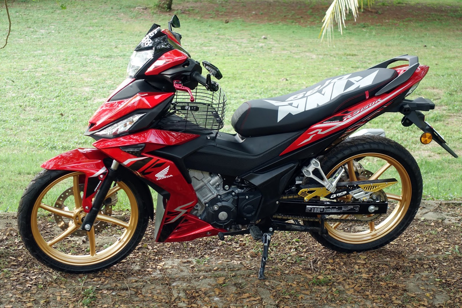 Honda RS150R modified