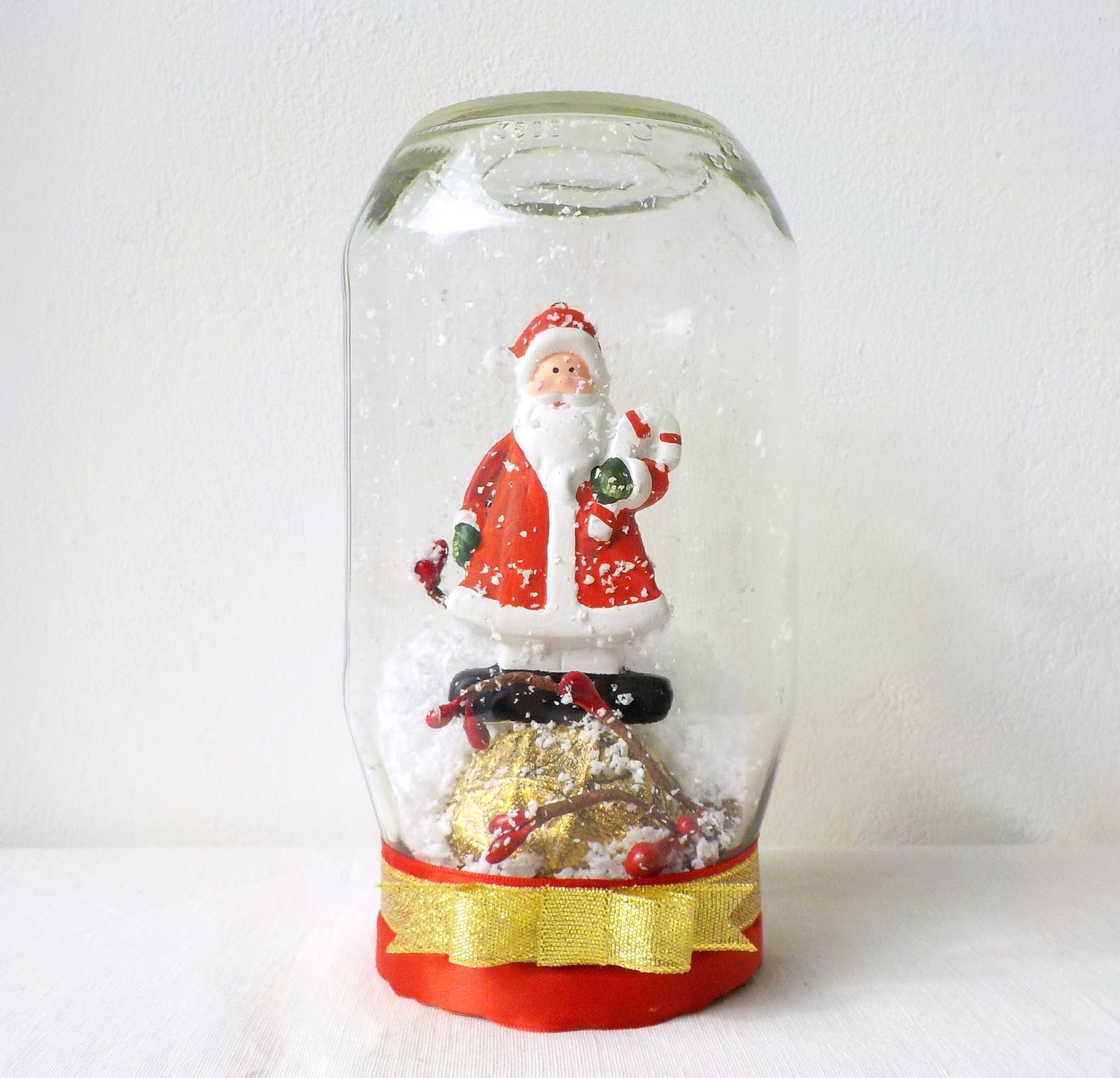 OnePerfectDay: DIY Santa Snow Globe