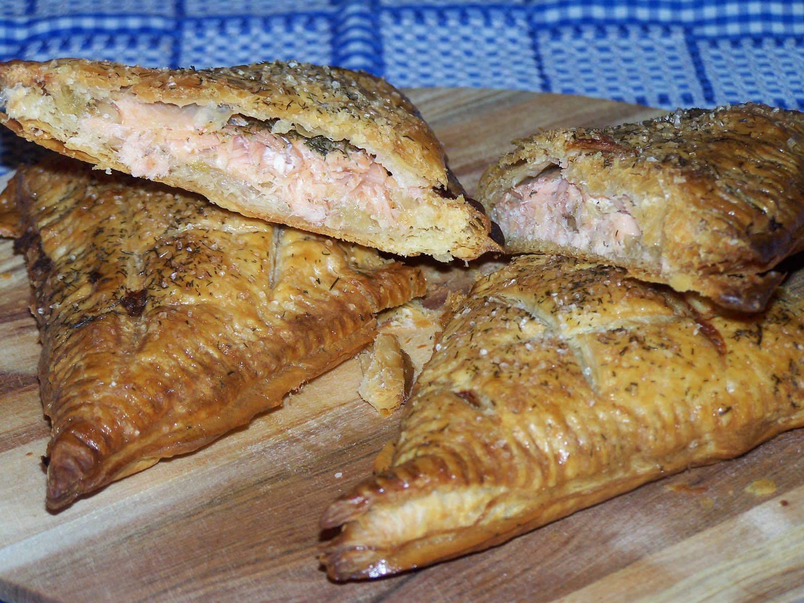 MIS COCINICAS: EMPADILLAS DE SALMÓN Y AJOPORROS