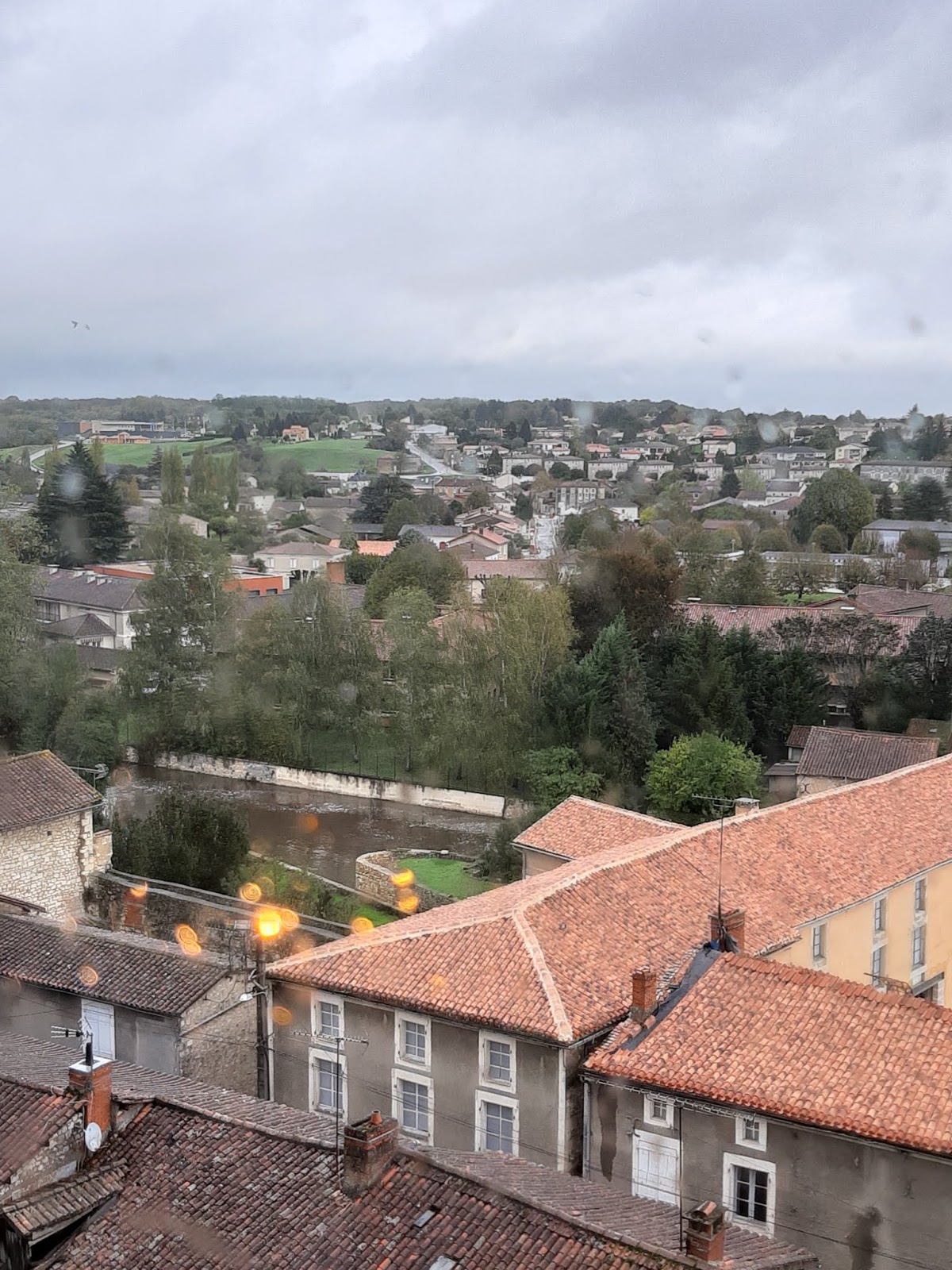Balades dans les Charentes : La Rochefoucauld vu du château