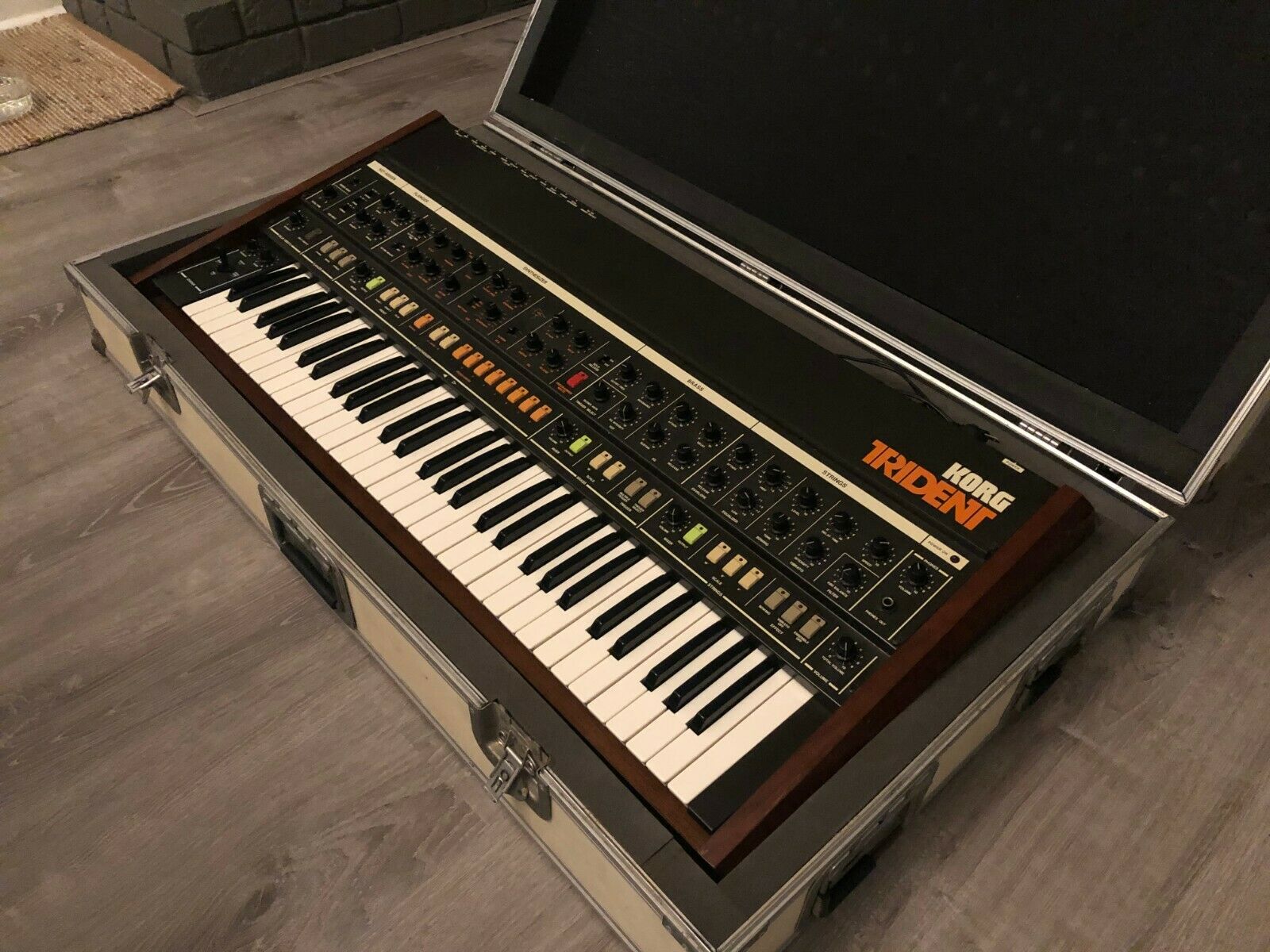 MATRIXSYNTH: Korg Trident Synthesizer Brass String Machine SN 331819