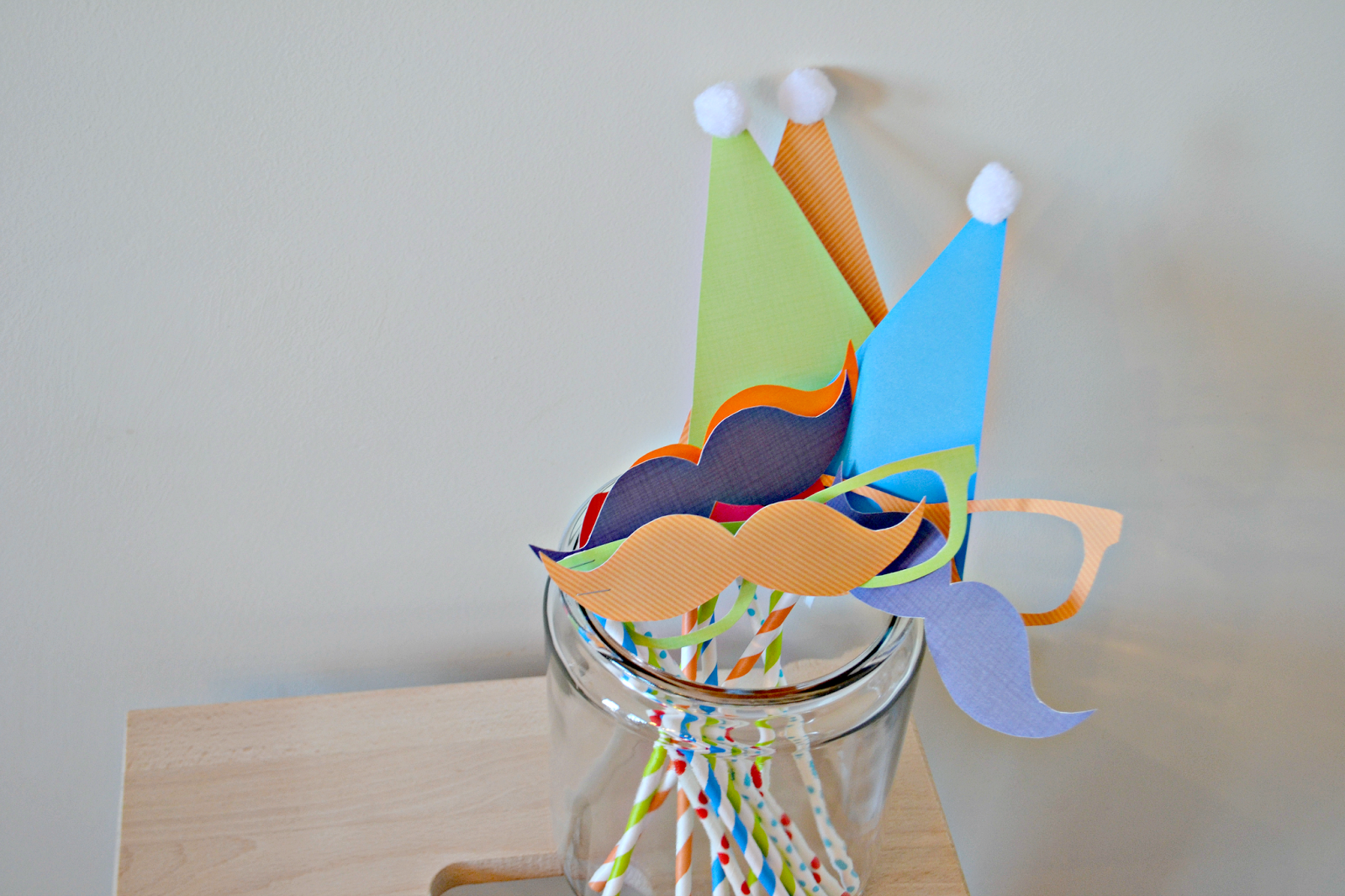 The Life of Jennifer Dawn: Make Your Own Photo Booth with Props