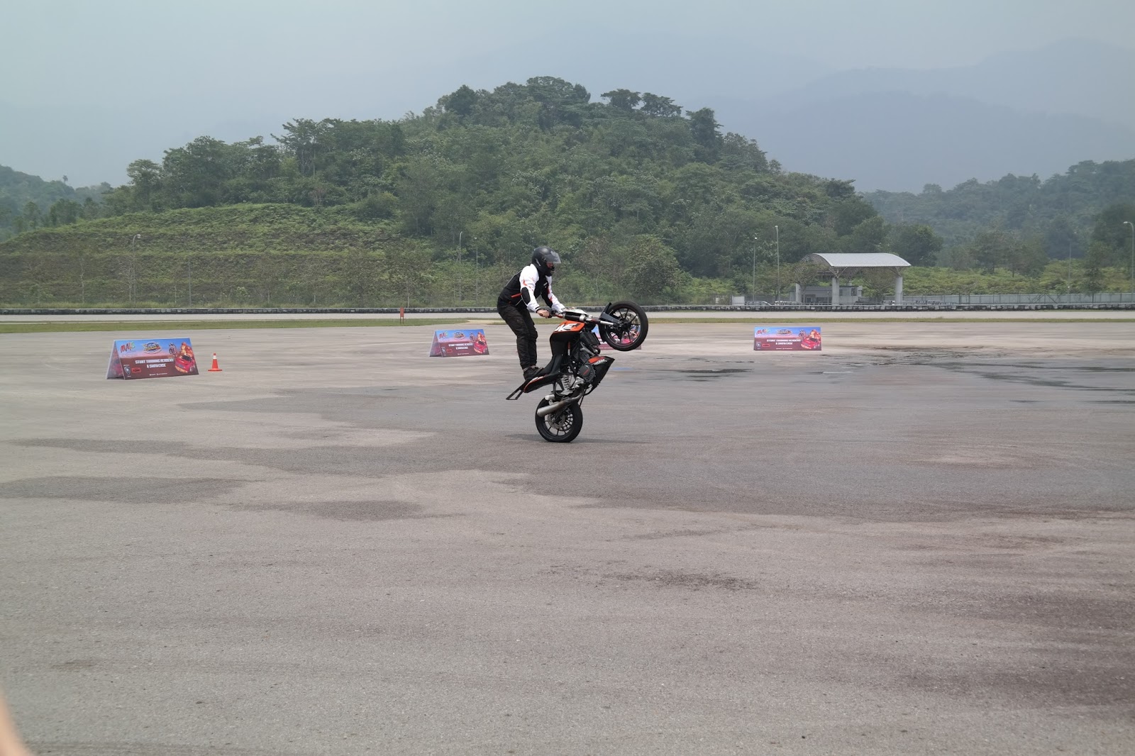 E-Wen Hooi: Calling for Stuntmen Wannabes in Malaysia- The Stunt ...