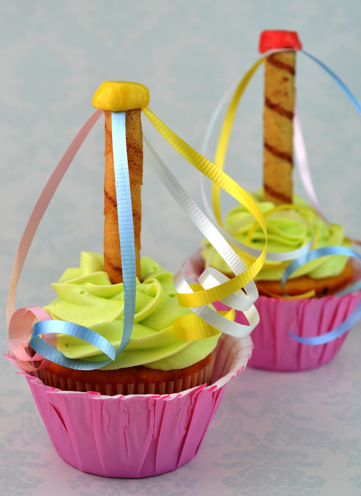 Sweetology: MayPole Cupcakes for May Day