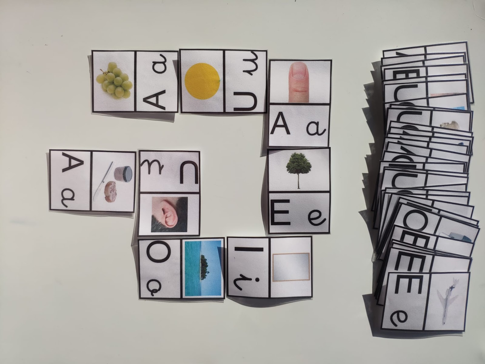 Aula Abierta: Dominó con las vocales