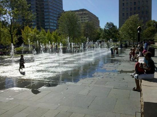 Play St. Louis: Splash pads, Spraygrounds, and Pop Jets