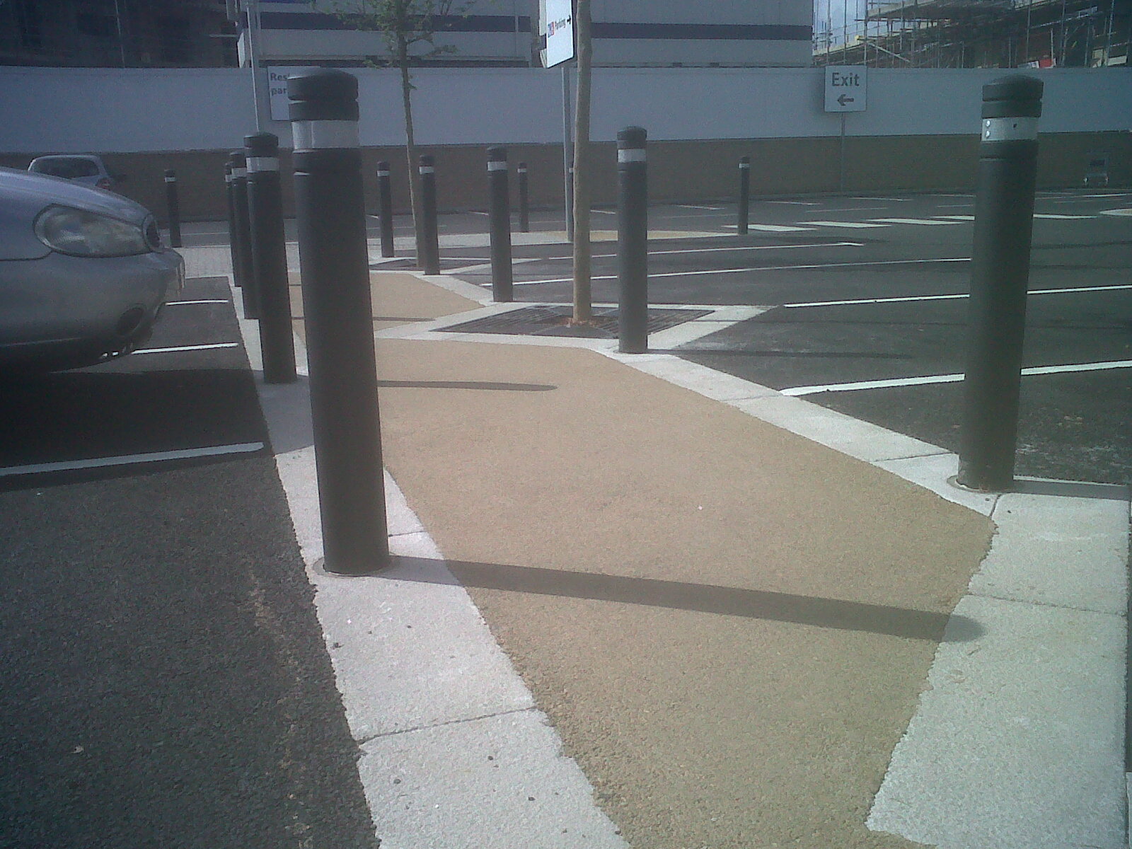 Street Furnishings: Tesco Yiewsley use Walkway Bollards