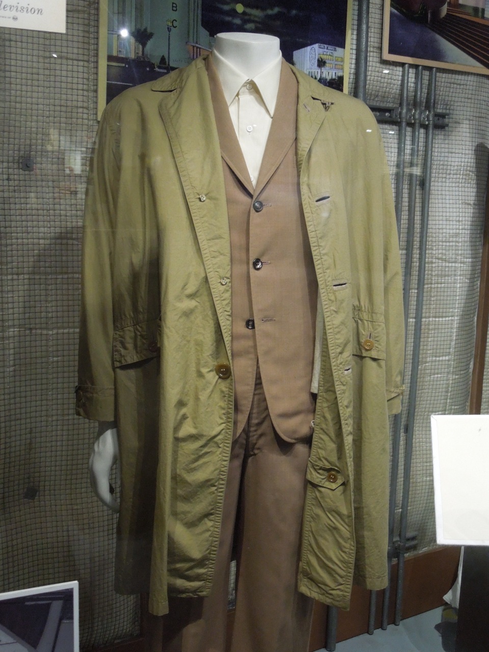 Hollywood Movie Costumes and Props: Columbo outfit worn by Peter Falk ...