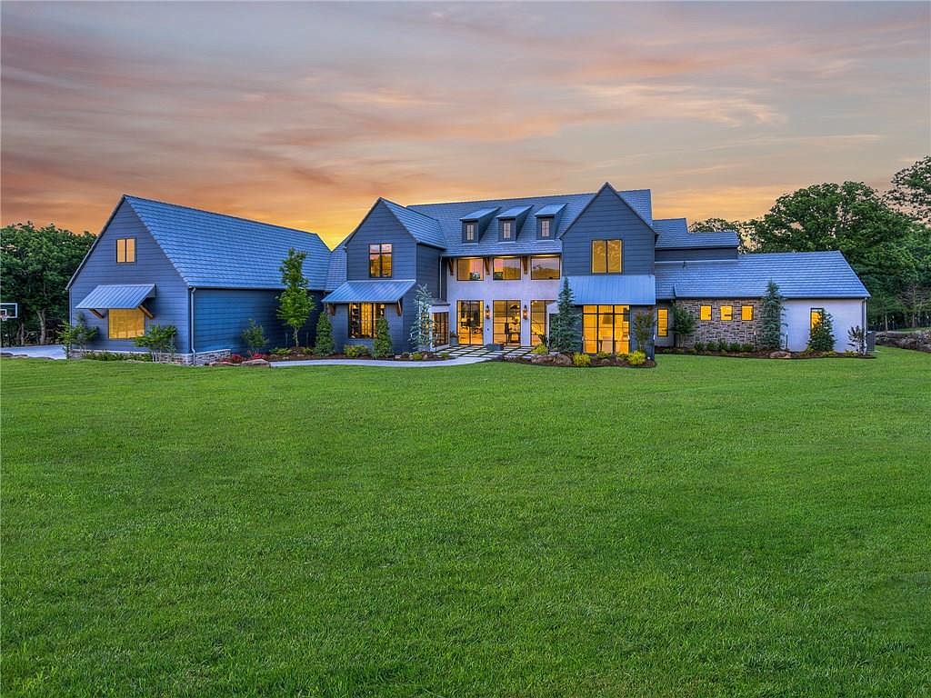 8,000 Square Foot Modern Farmhouse In Jones, OK | THE AMERICAN MAN$ION