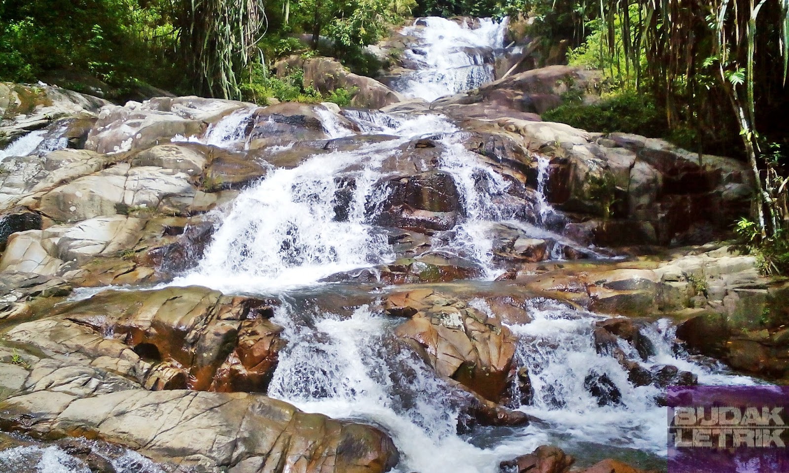 Budak Letrik: Menjejak Air Terjun Lata Mengkuang, Sik Kedah