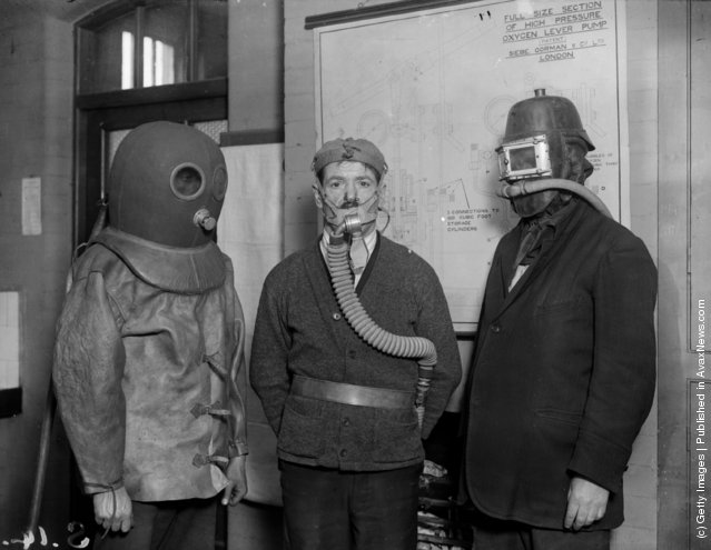 Old Pictures of People Wearing Gas Masks during the 1920s and 1930s ...