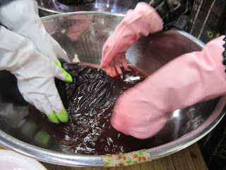 Beppu blog by a local English tour guide: "Murasaki" (purple) Dyeing ...