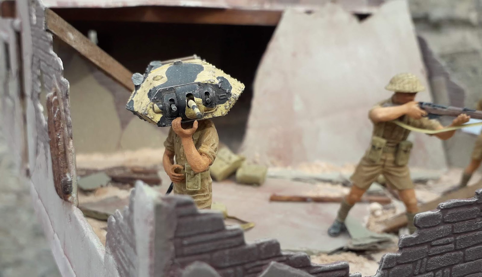 Kitpix: Airfix 1/32 British 8th Army (03580-0) and Desert Outpost (51508-7)