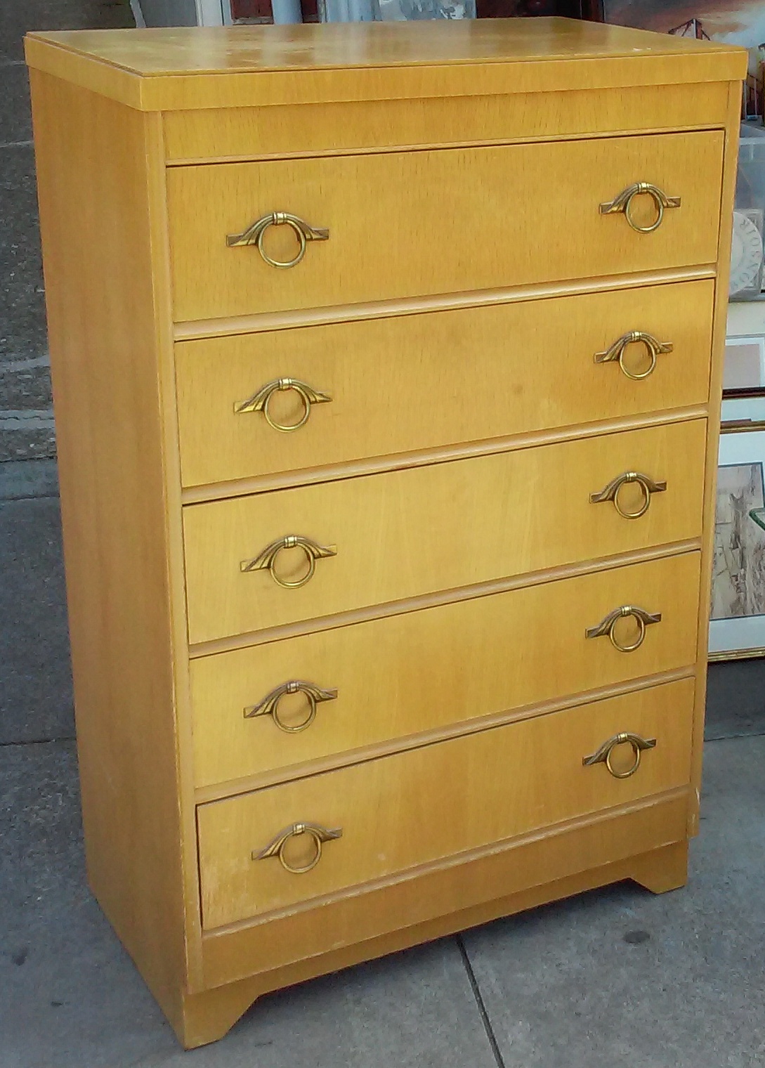 UHURU FURNITURE & COLLECTIBLES: SOLD 32" Wide Vintage Chest of Drawers ...